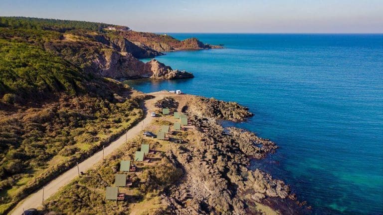 İstanbul'da Denize Sıfır Ücretli ve Ücretsiz 14 Kamp Alanı - Geziyoo.co